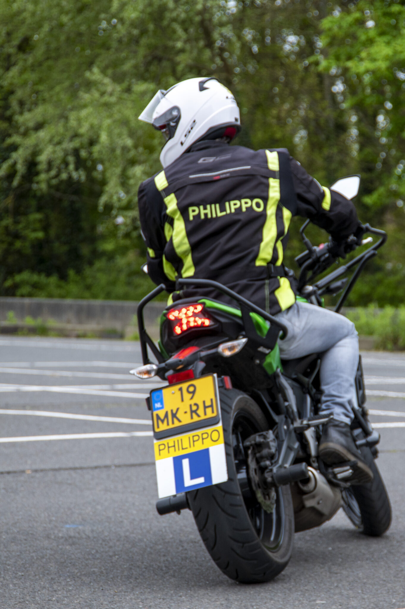 Motorrijles bij verkeersschool Philippo: al 65 jaar jouw rijschool in ...